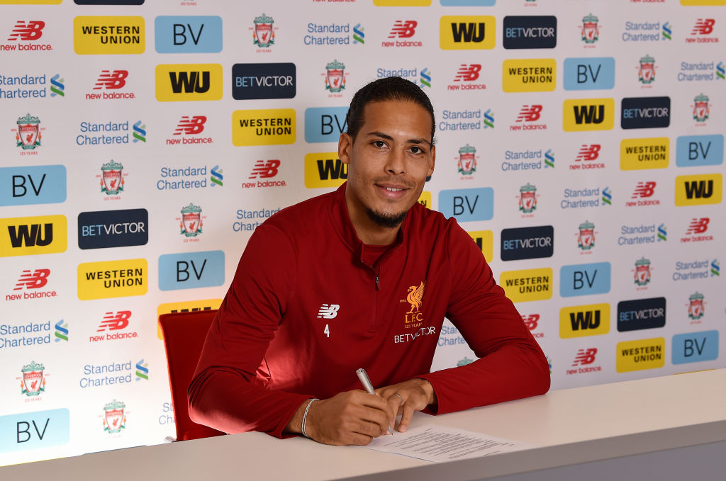Dois anos da contratação de Virgil Van Dijk no Liverpool - Sportbuzz