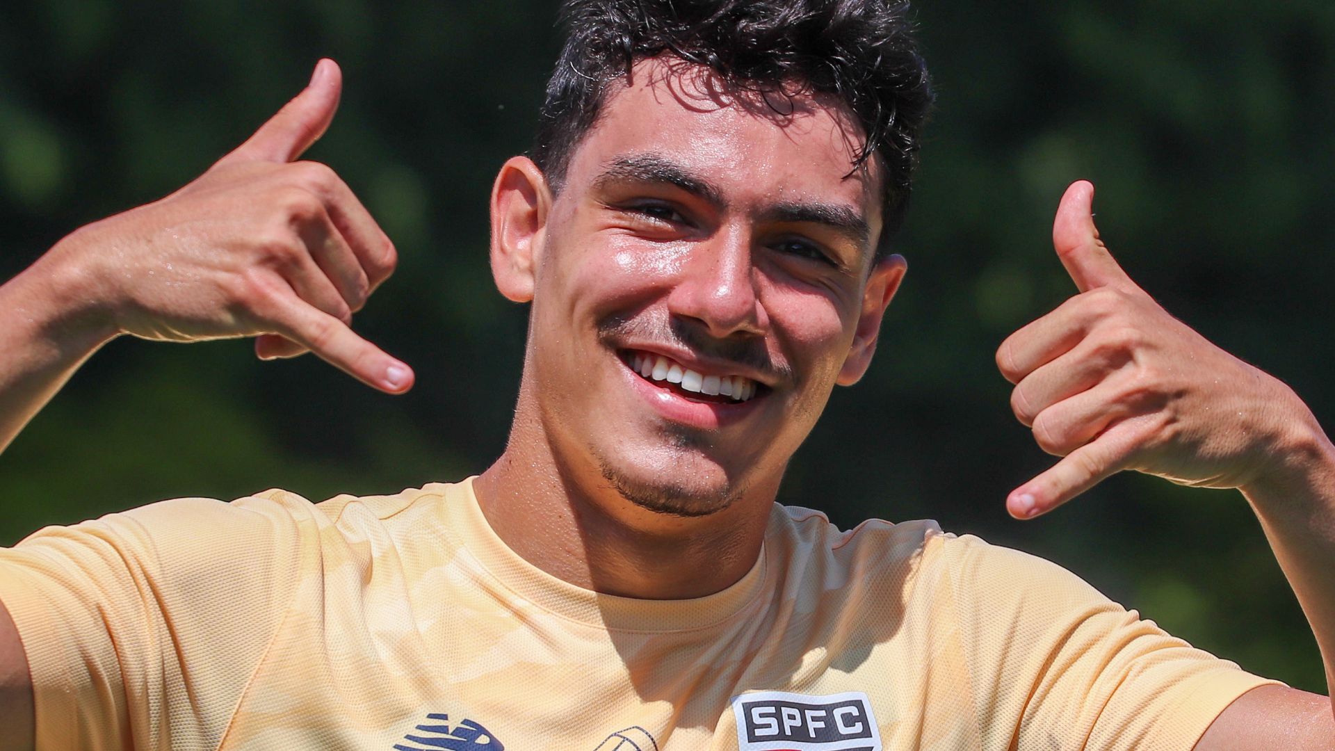 São Paulo: querendo ser titular, Moreira vislumbra vaga na lateral ...