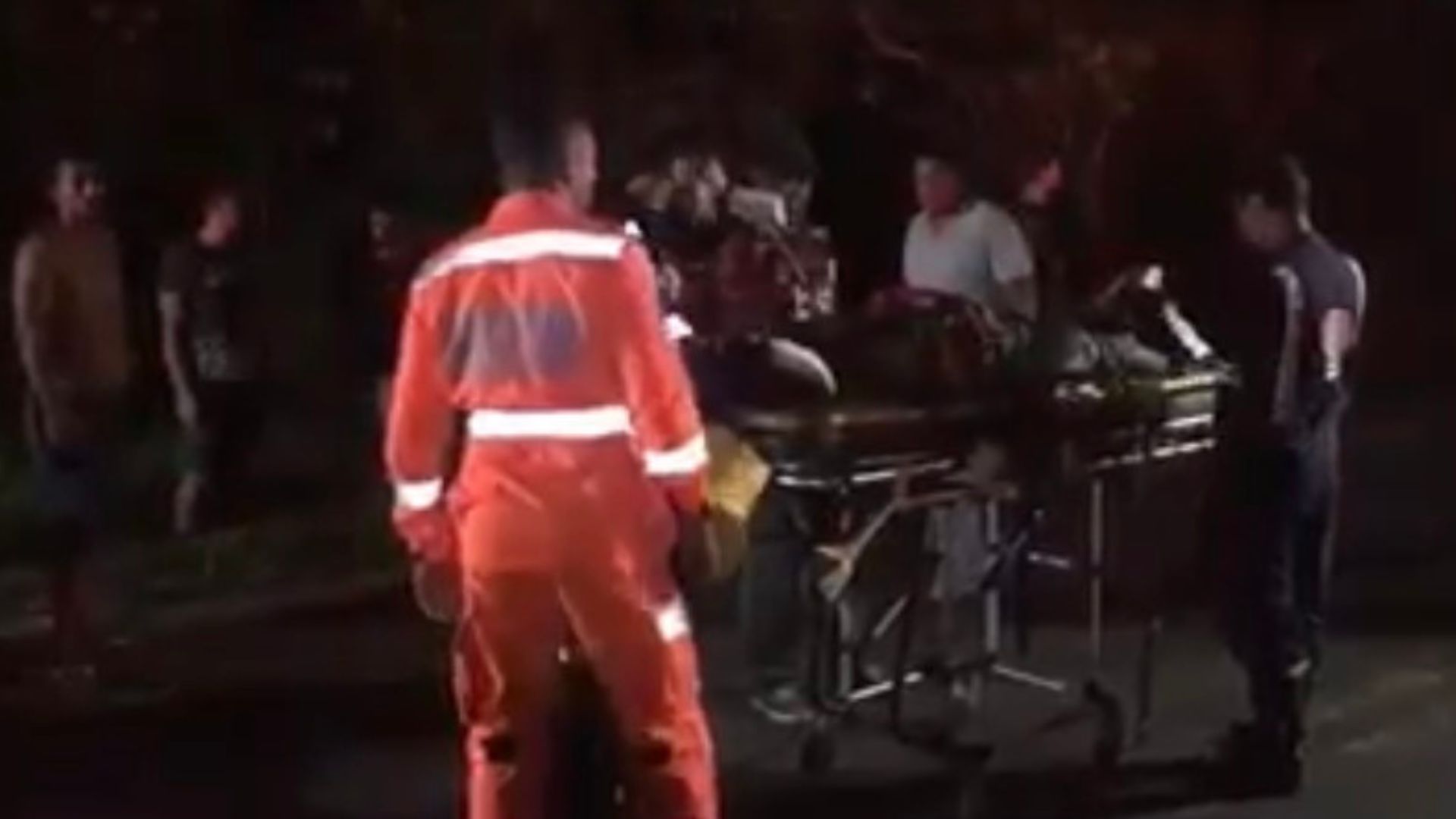 Ônibus caiu de ponte quando transportava time de futebol juvenil ...