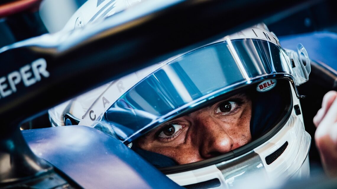 Carlos Sainz surpreende ao falar sobre a Williams e seu novo desafio na F1