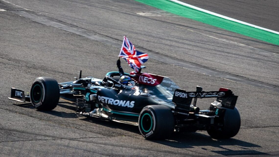 A história de superação de Hamilton que quebrou todos os tabus da F1 ...