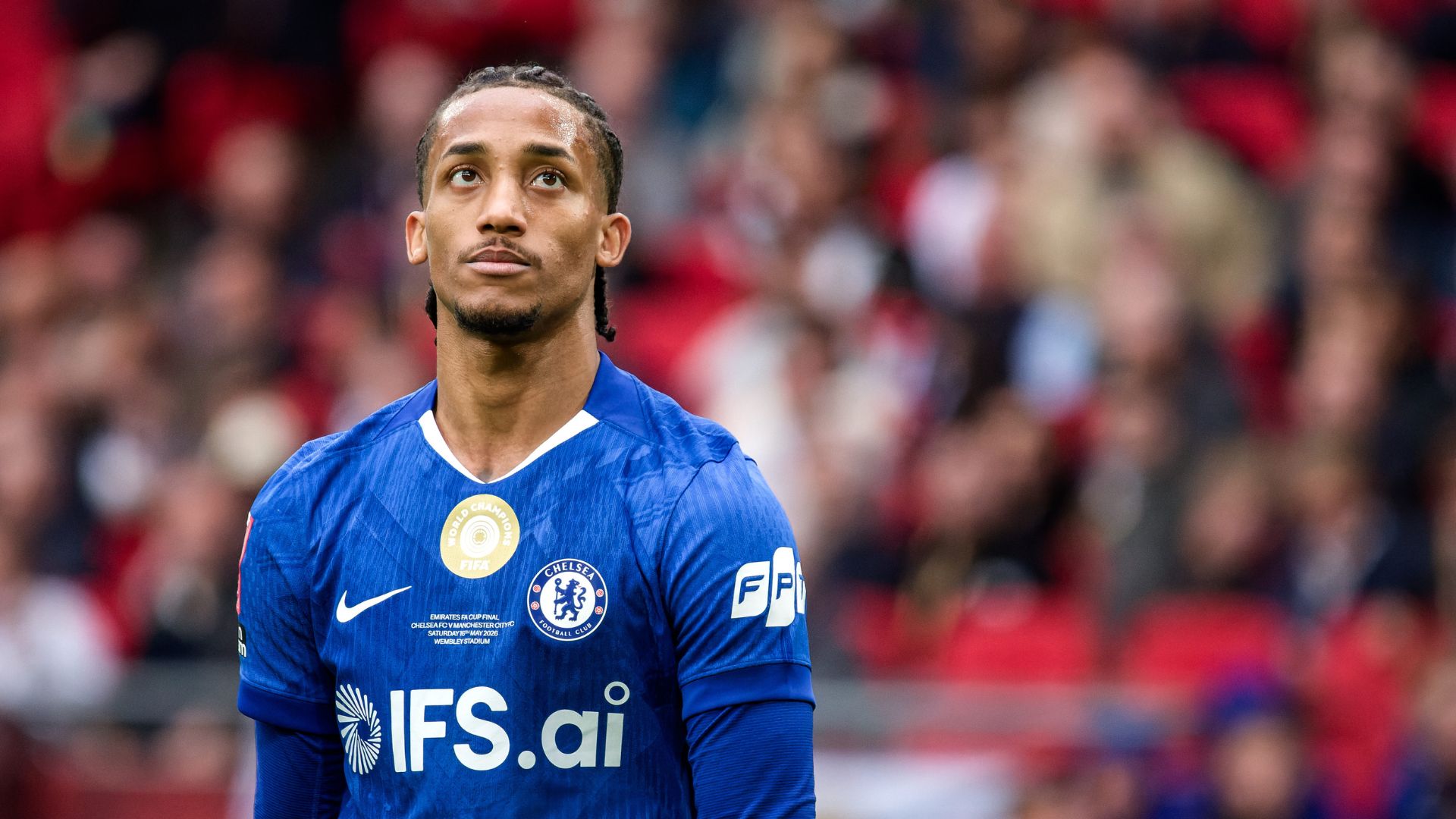 Fora da Copa, João Pedro é eleito melhor jogador da temporada no Chelsea