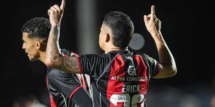 Flamengo é surpreendido pelo Vitória e está eliminado da Copa do Brasil ...